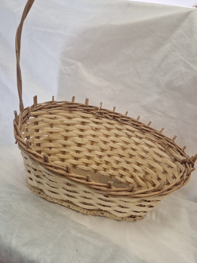 Korv sangaga ovaalne 1 madalam äär – Kuuse Aiand